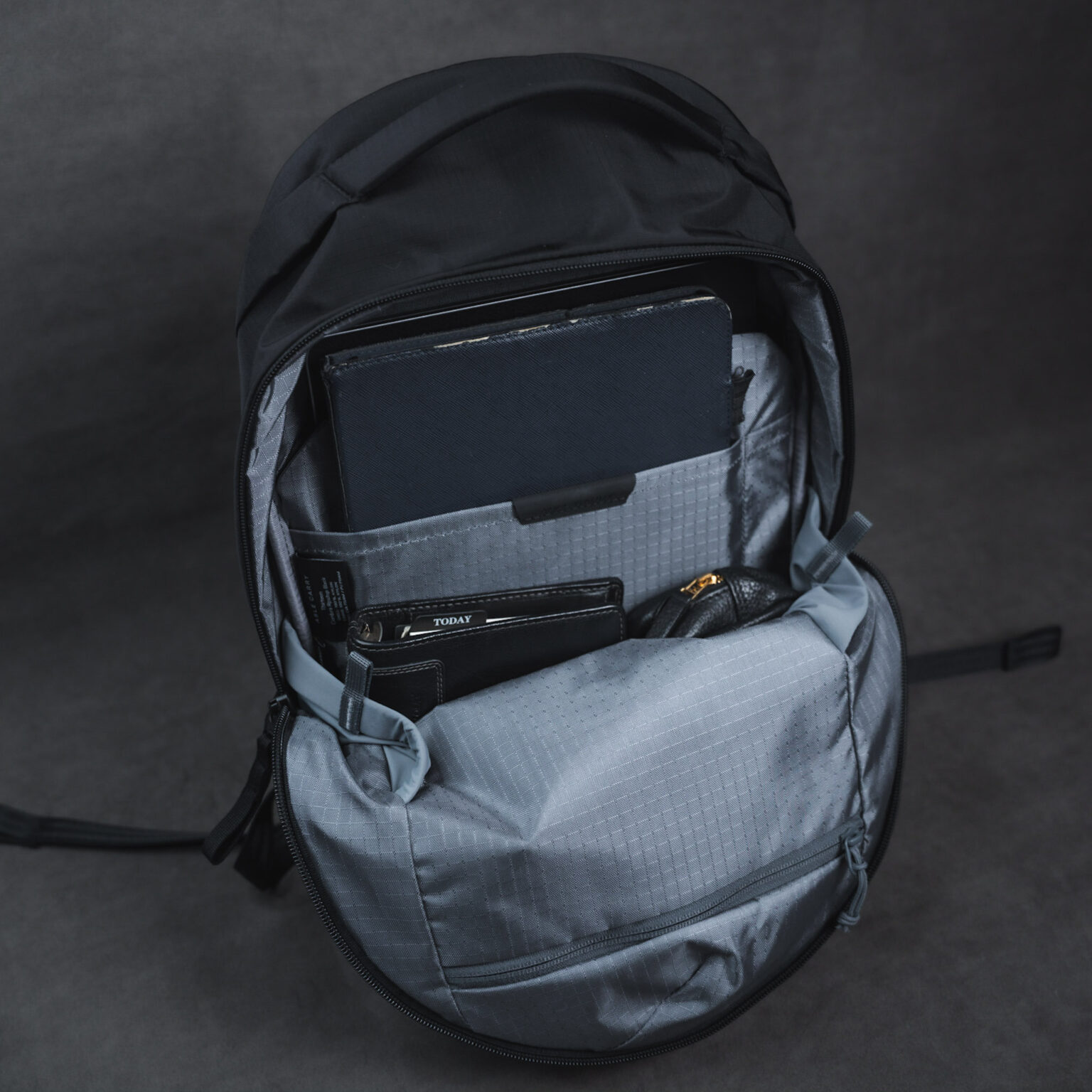 【全モデルレビュー】ABLE CARRYのバックパックを全種類比べつつ用途別のおすすめを解説！ | MoNomad