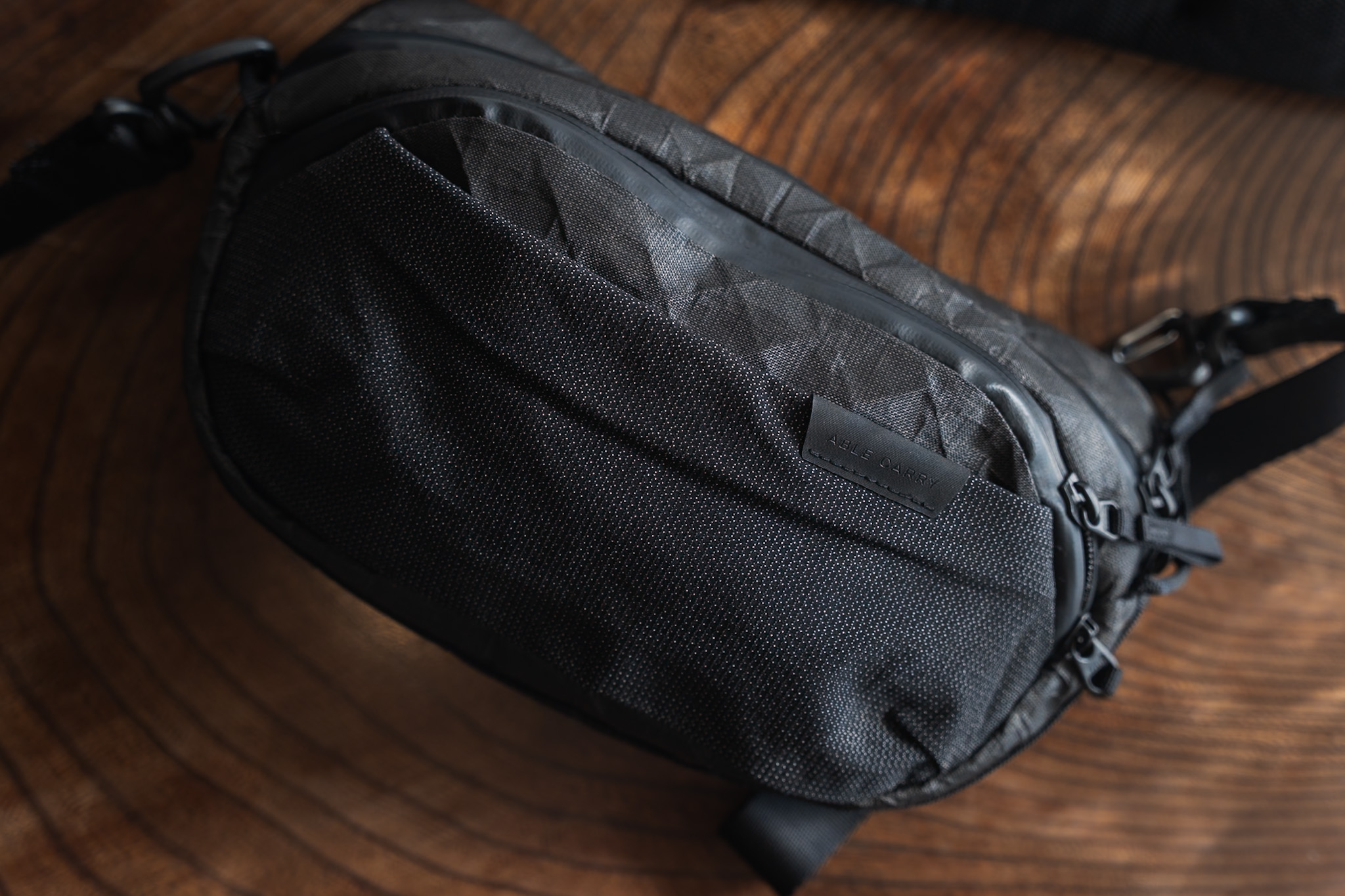 【強すぎ】ABLE CARRY Core Sling／Core Sling Mini これぞハイエンドスリングな新モデルを比較レビュー ...